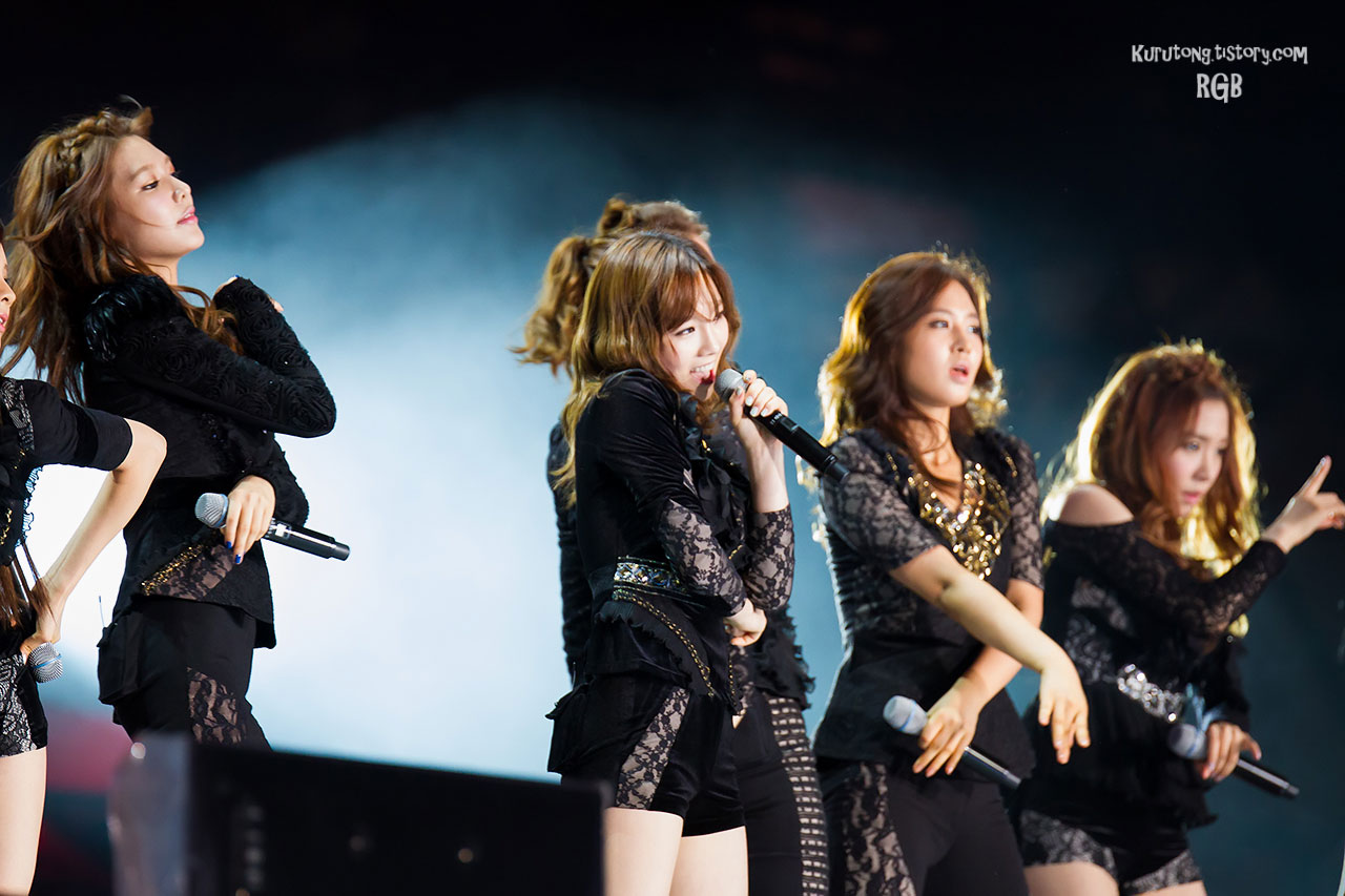 My K-Pop Database: 120818 SNSD Concert